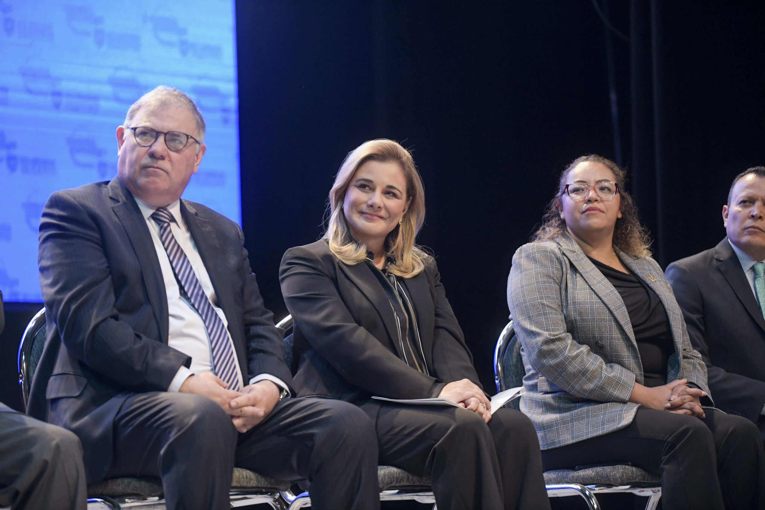 Equidad y desarrollo, una responsabilidad en la distribución de ...